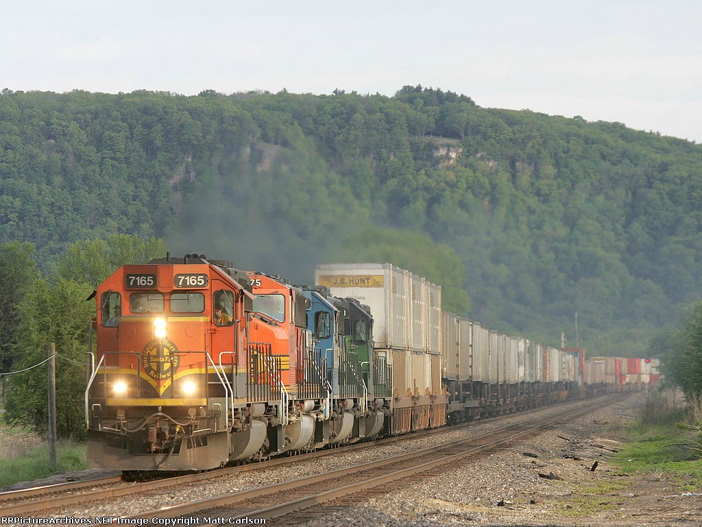 BNSF 7165